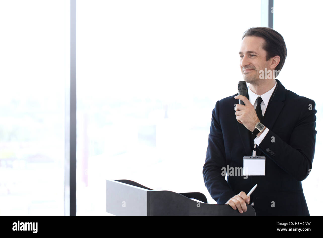 Using microphone hi-res stock photography and images - Alamy