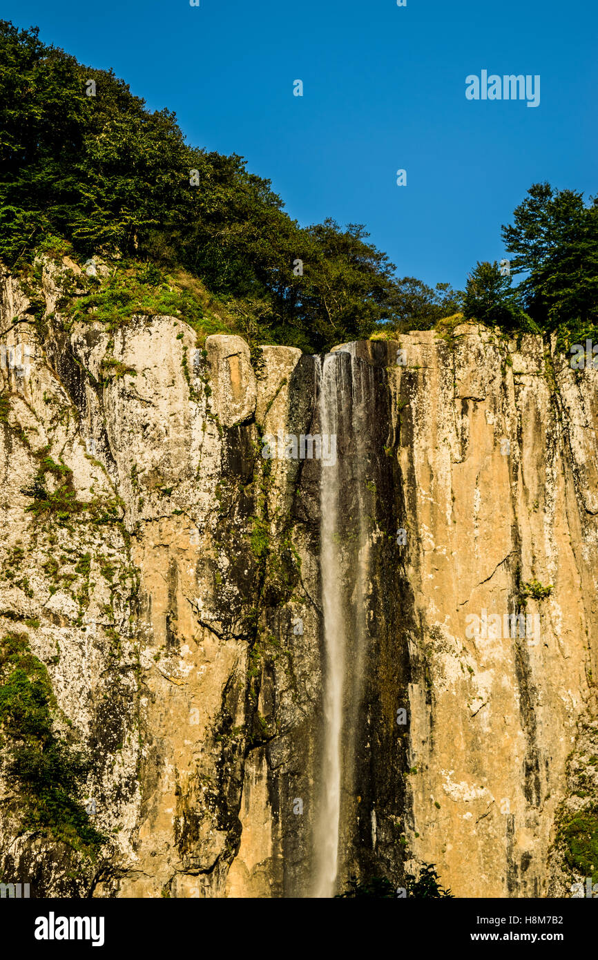 latoon waterfall (109m Stock Photo - Alamy
