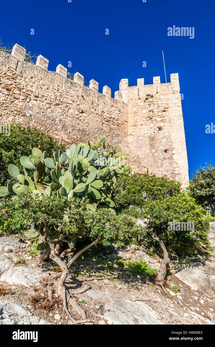 The Castell de Capdepera on Majorca Stock Photo - Alamy