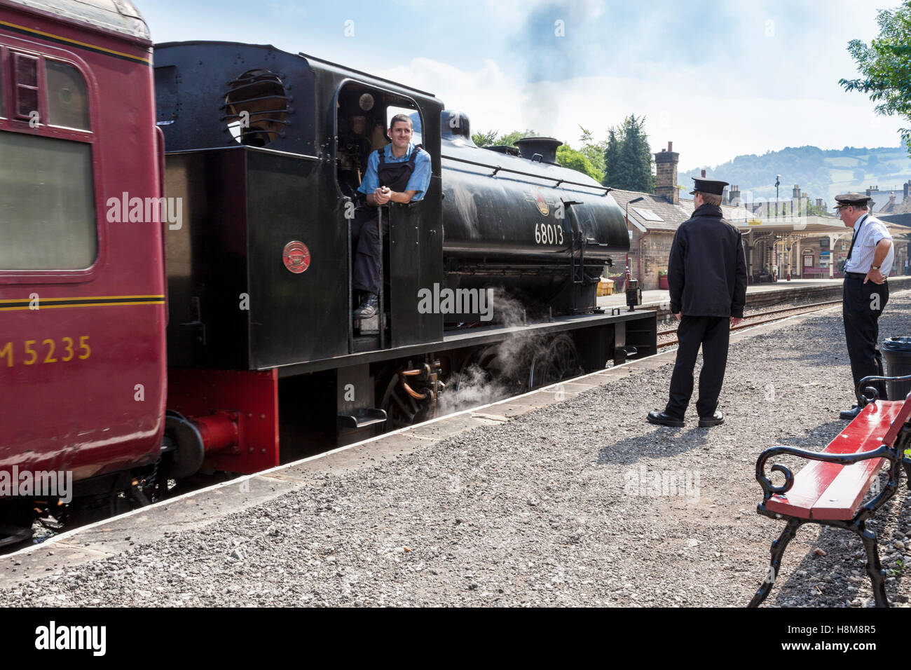 Steam engine driver uk High Resolution Stock Photography and Images - Alamy