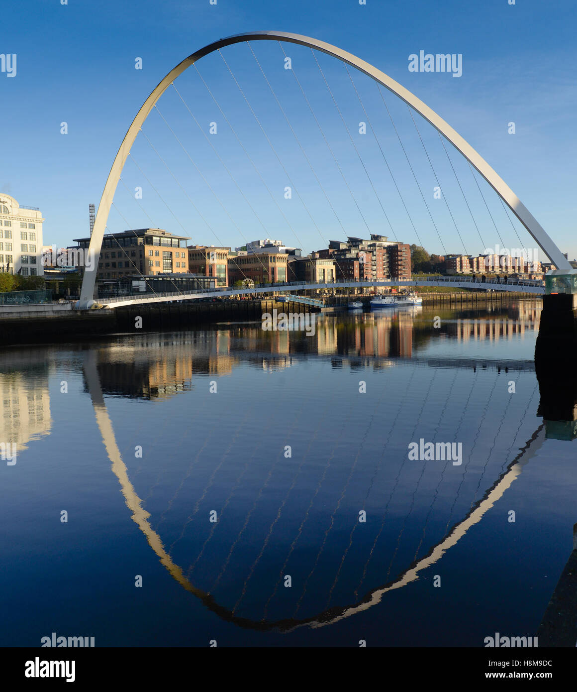 River tyne iconic landmarks hi-res stock photography and images - Alamy