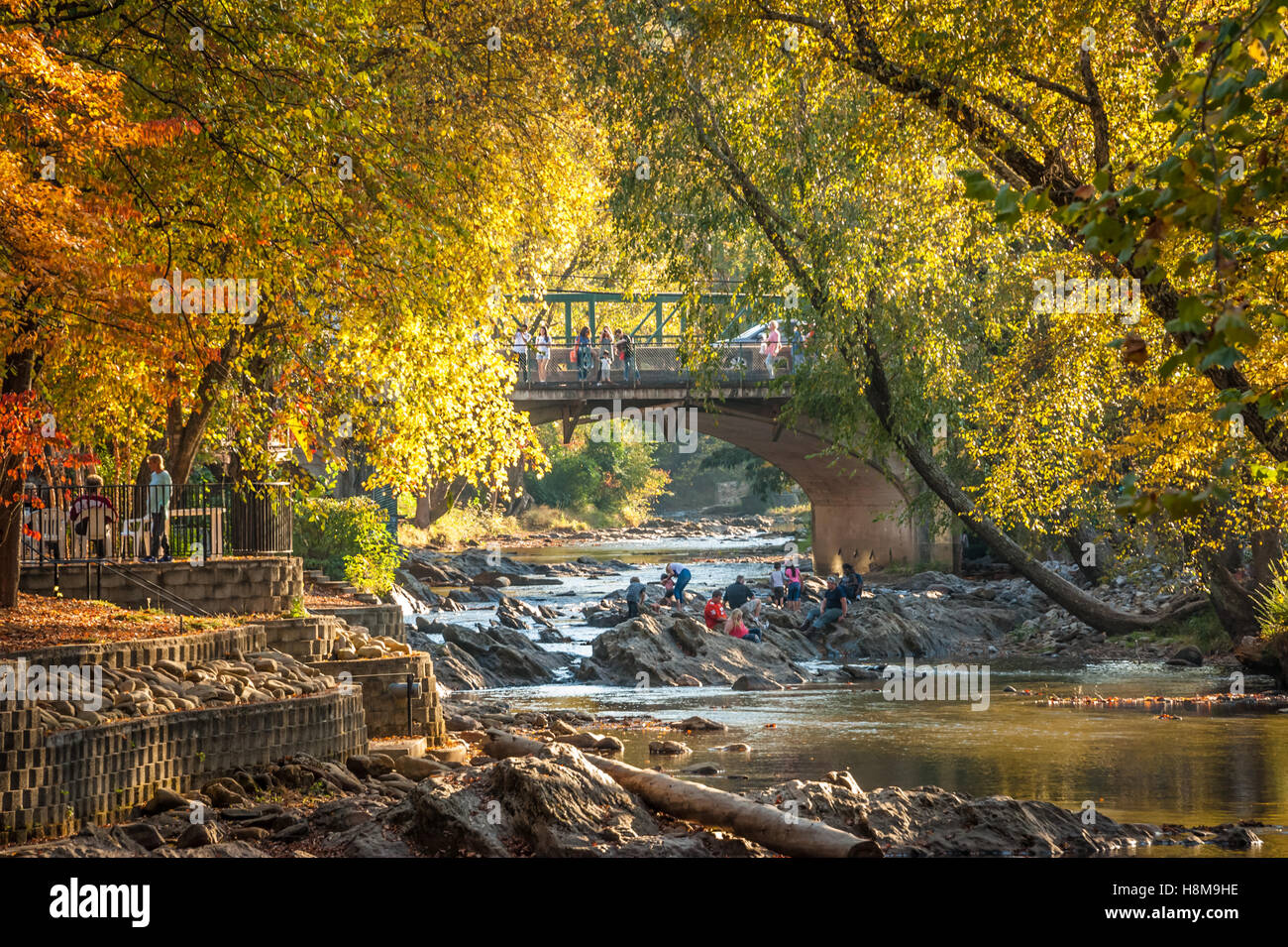 People enjoying a beautiful Autumn day on the Chattahoochee River in ...