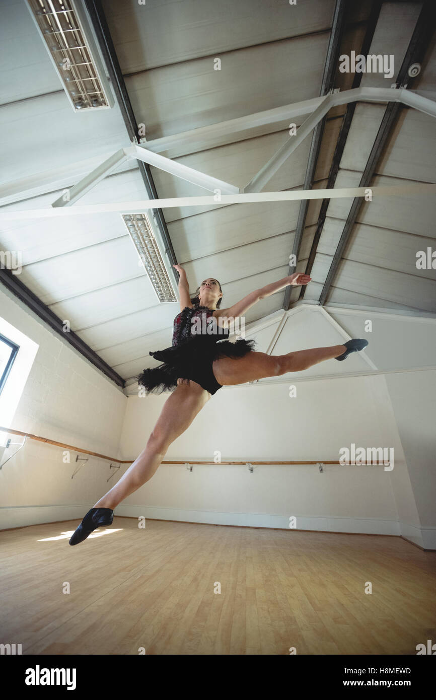 Ballerina practising ballet dance Stock Photo - Alamy