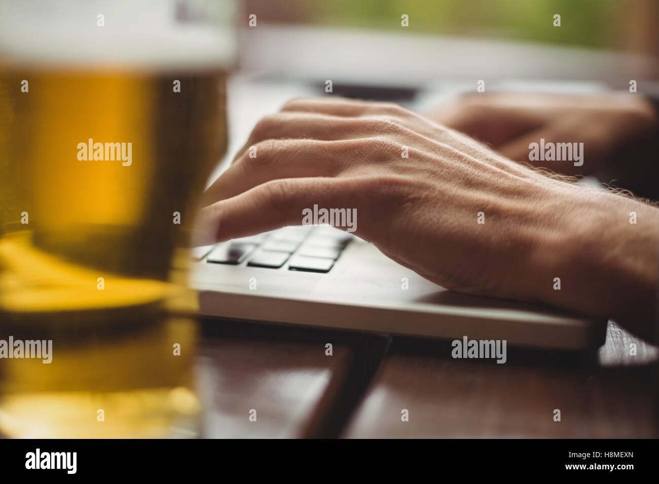 Laptop in bar hi-res stock photography and images - Alamy