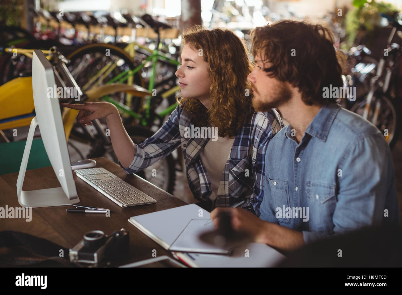 Focused on bicycle mechanics hi-res stock photography and images - Alamy