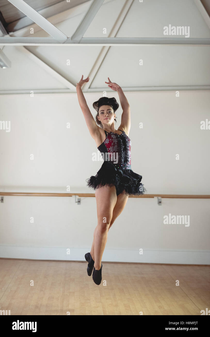 Ballerina practising ballet dance Stock Photo - Alamy