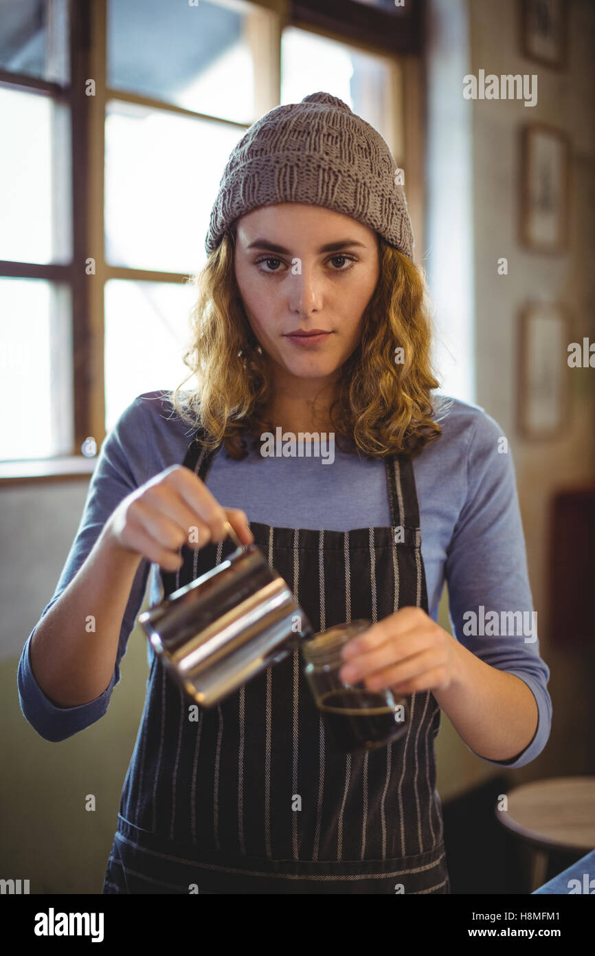 Beautiful waitress hi-res stock photography and images - Alamy