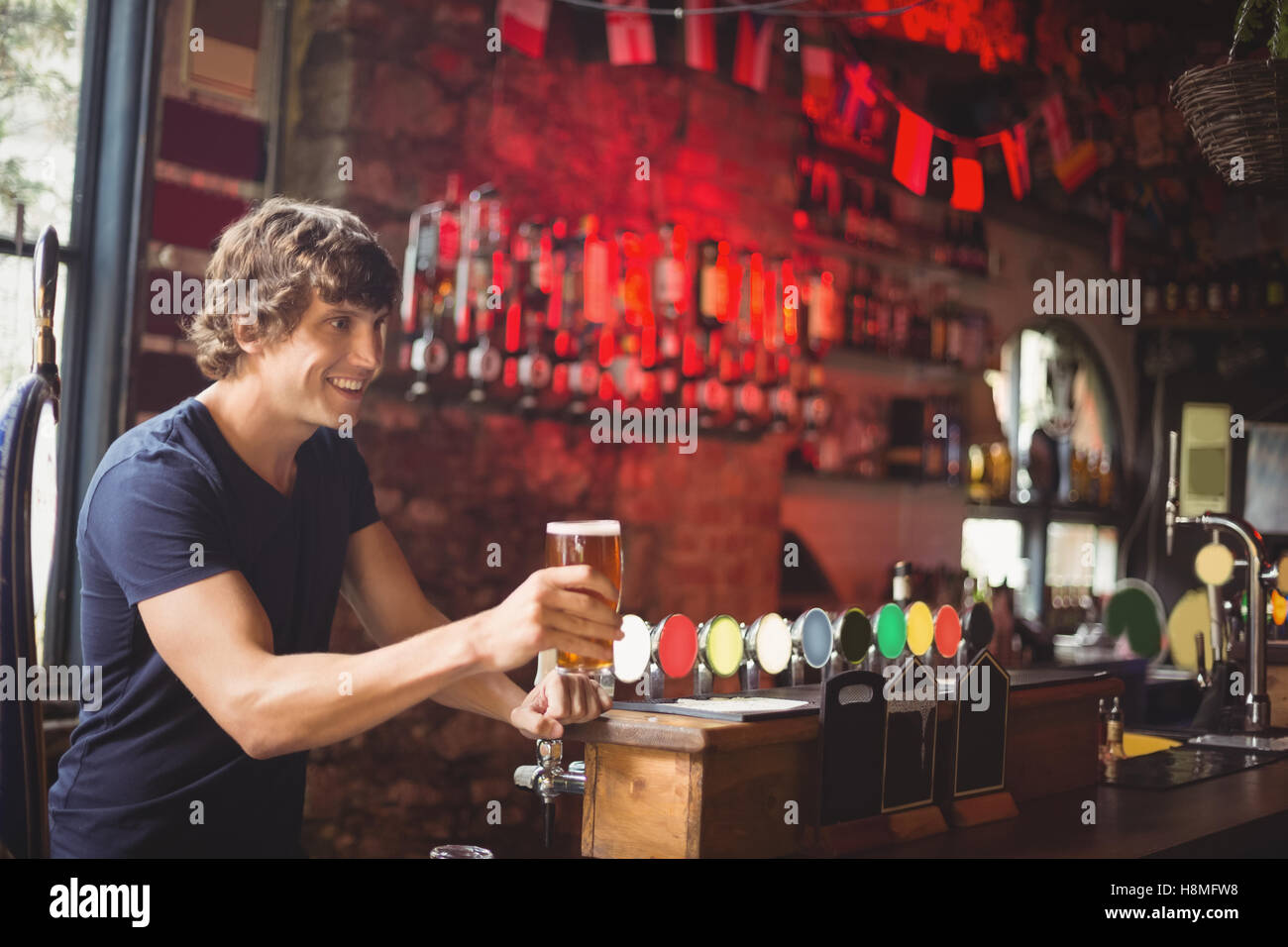 Customer at bar hi-res stock photography and images - Alamy
