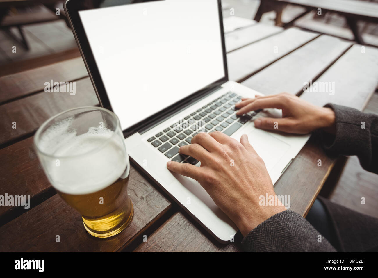 Laptop in bar hi-res stock photography and images - Alamy