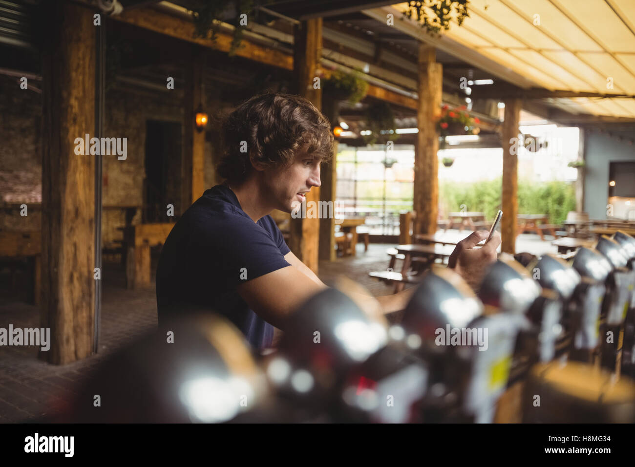 Man bar counter hi-res stock photography and images - Alamy