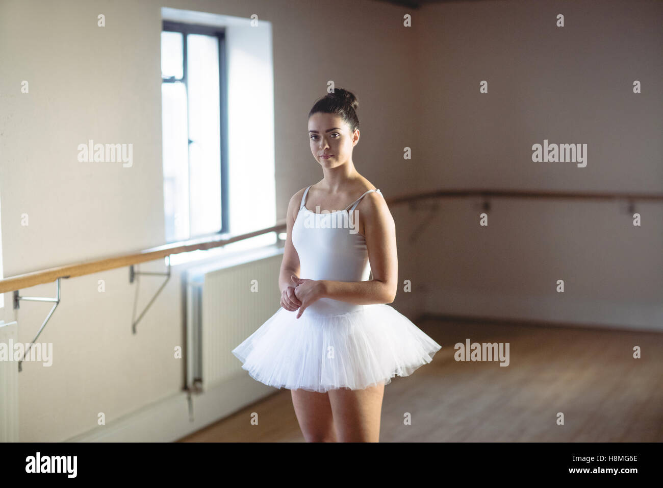 Ballerina practising ballet dance Stock Photo - Alamy