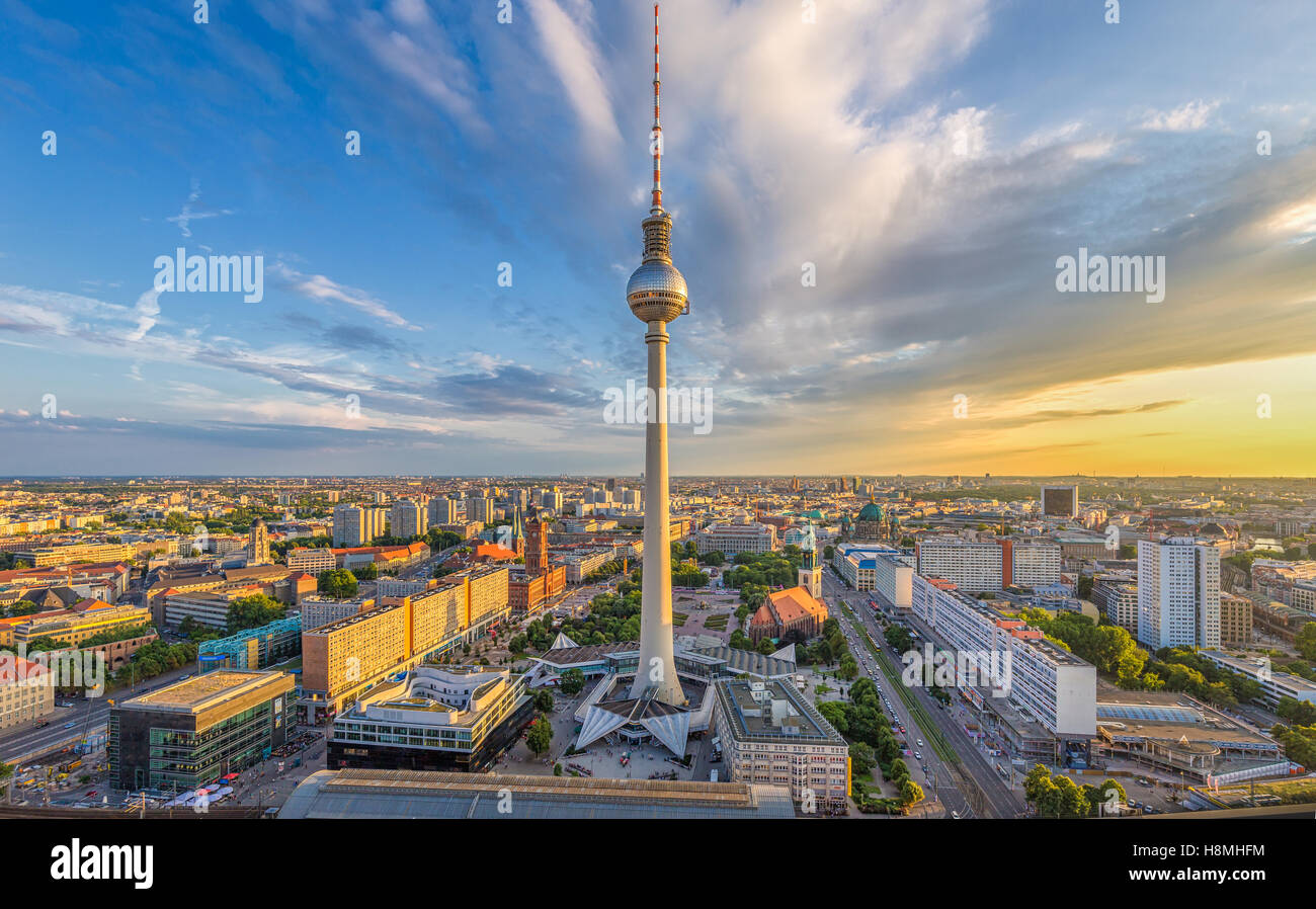 Aerial view of berlin wall hi-res stock photography and images - Alamy