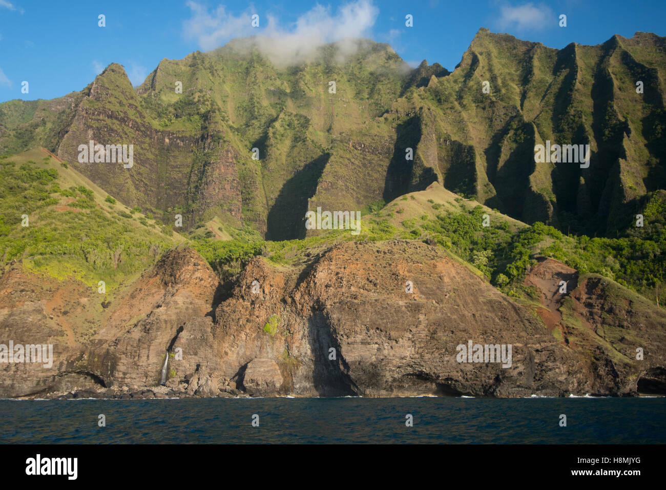 Fluted cliffs, Na Pali Coast, Kaua'i, Hawaii Stock Photo - Alamy