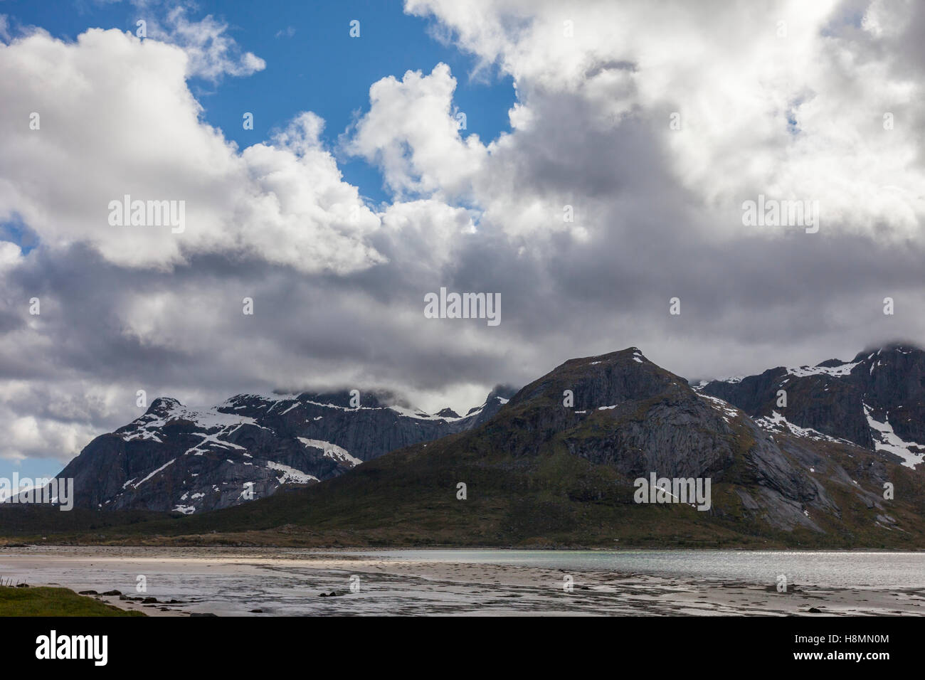 Wild weather over the mountains. Bay at Kilan, near Flakstad, Lofoten ...
