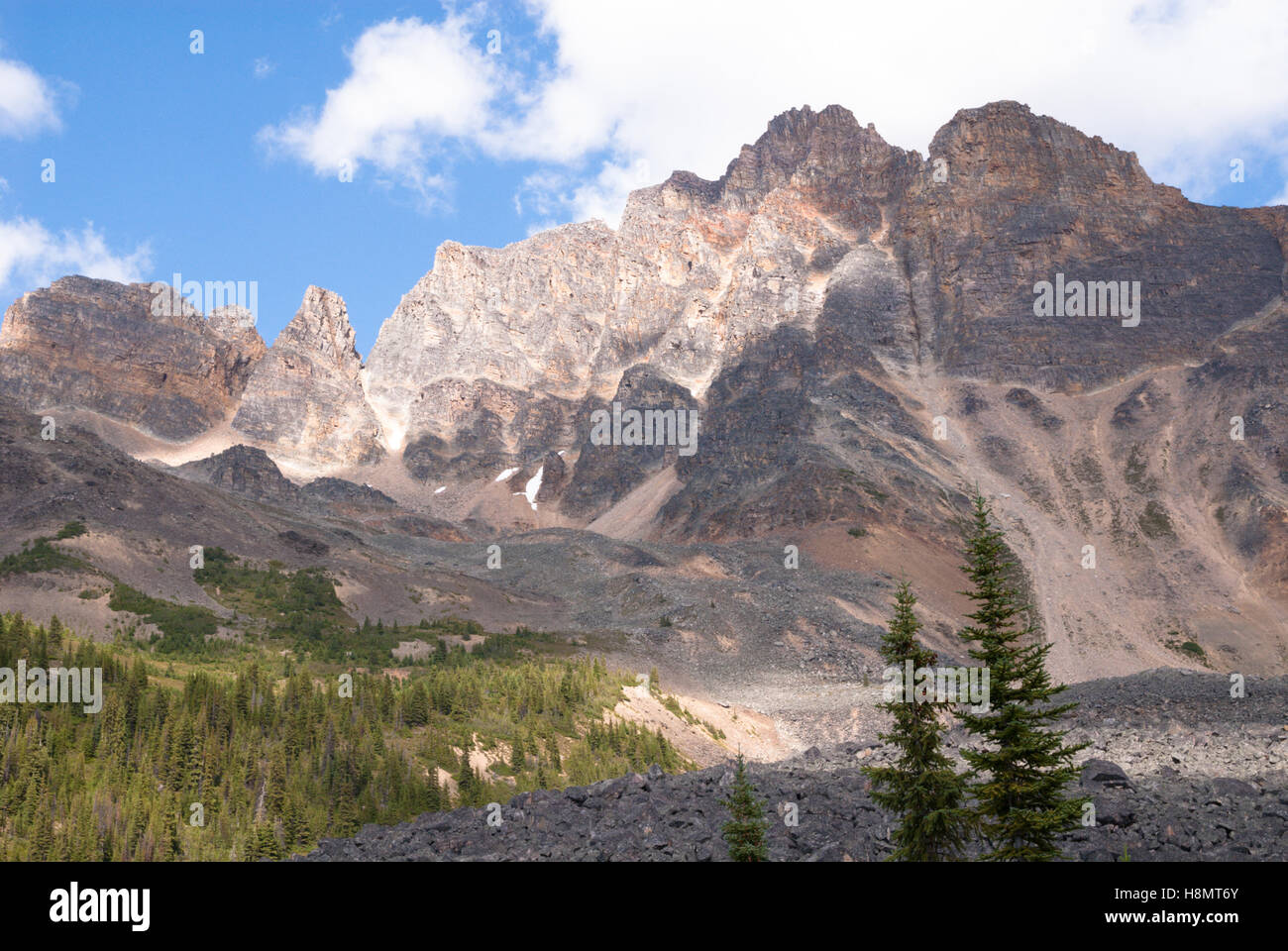 Tonquin valley jasper national park hi-res stock photography and images ...