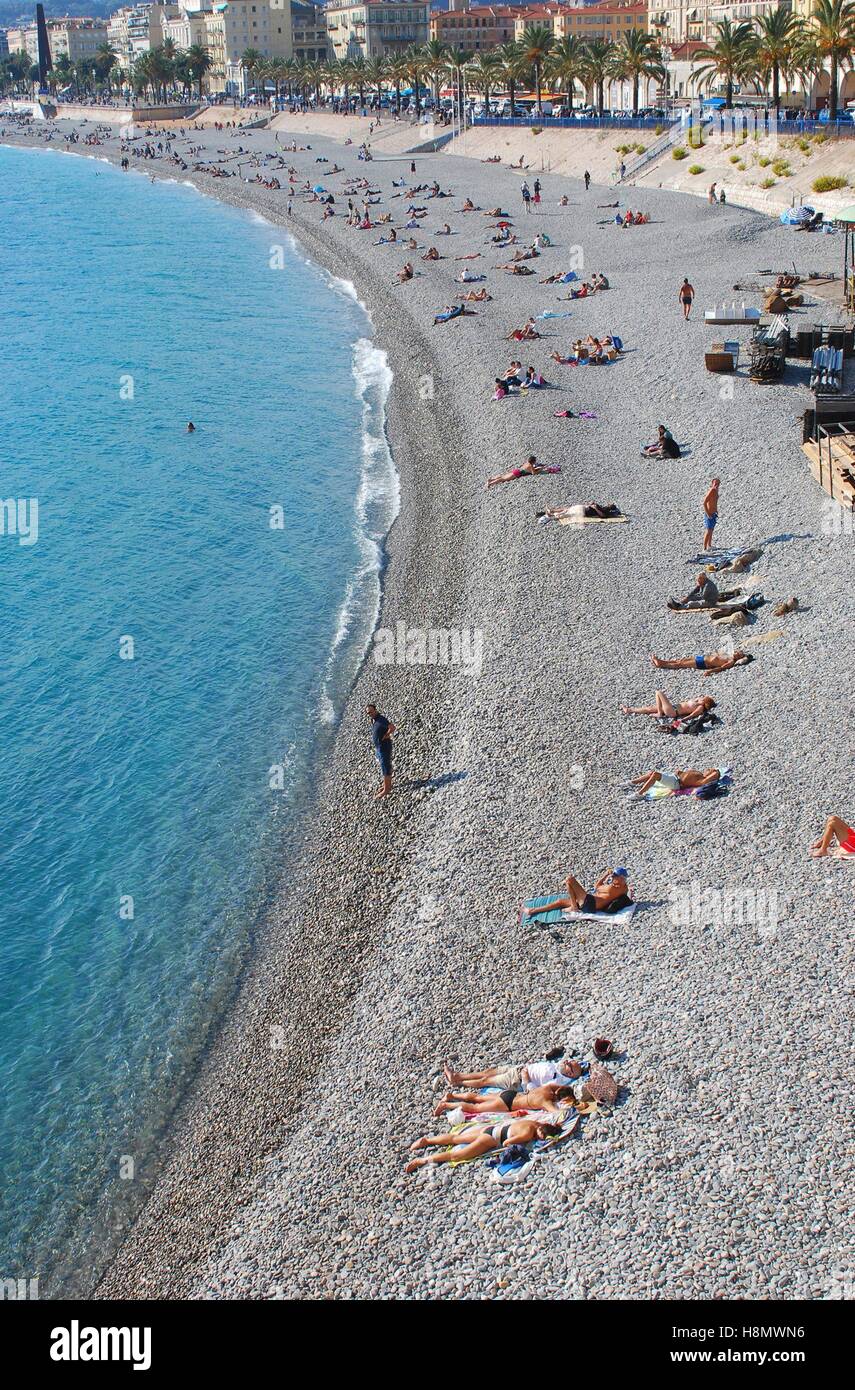 Côte d'Azur. Nice. Gravelled beach (Part Castel Plage and Opera Plage ...