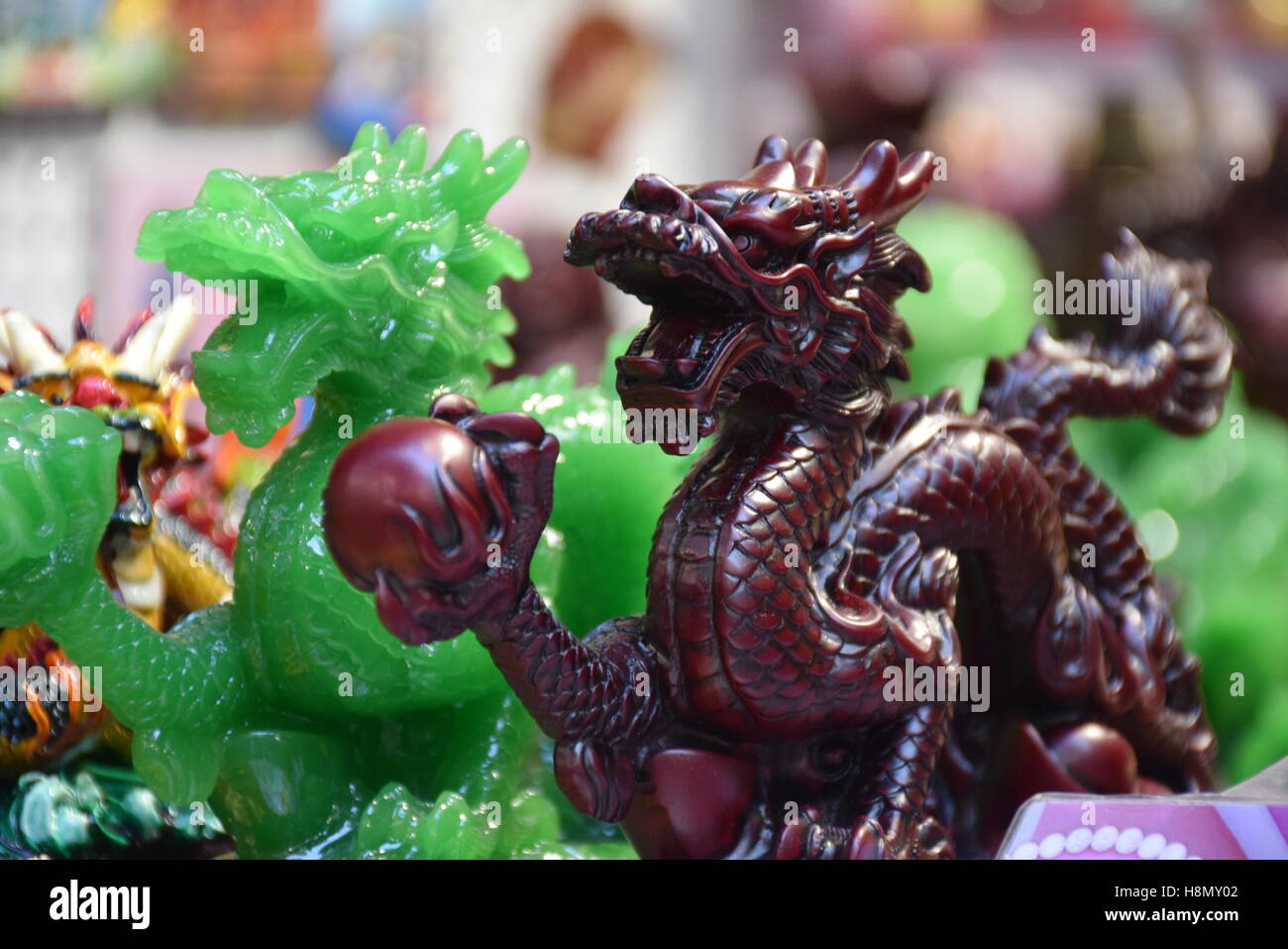 Hong kong chinese dragon decoration hi-res stock photography and images ...