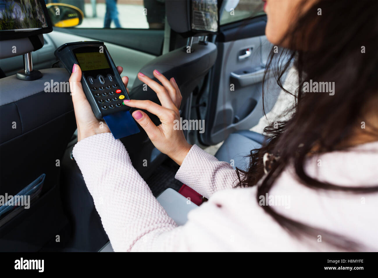 Electronic payment hi-res stock photography and images - Alamy