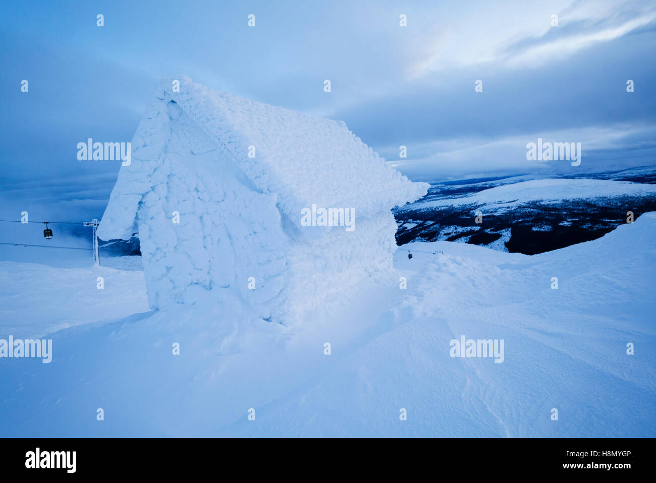 Small hut in snow Stock Photo - Alamy