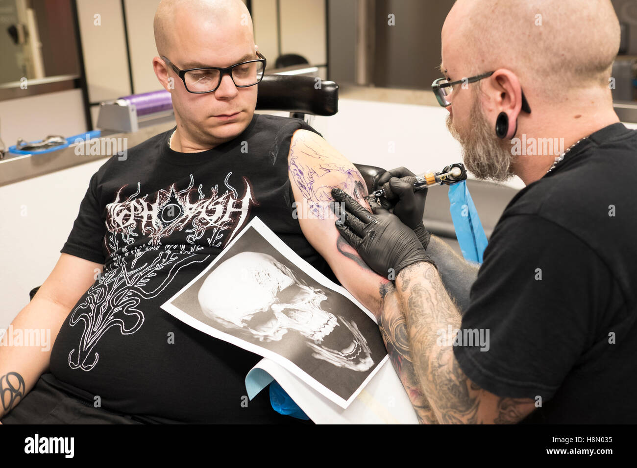Hand and arm tattoo hi-res stock photography and images - Alamy
