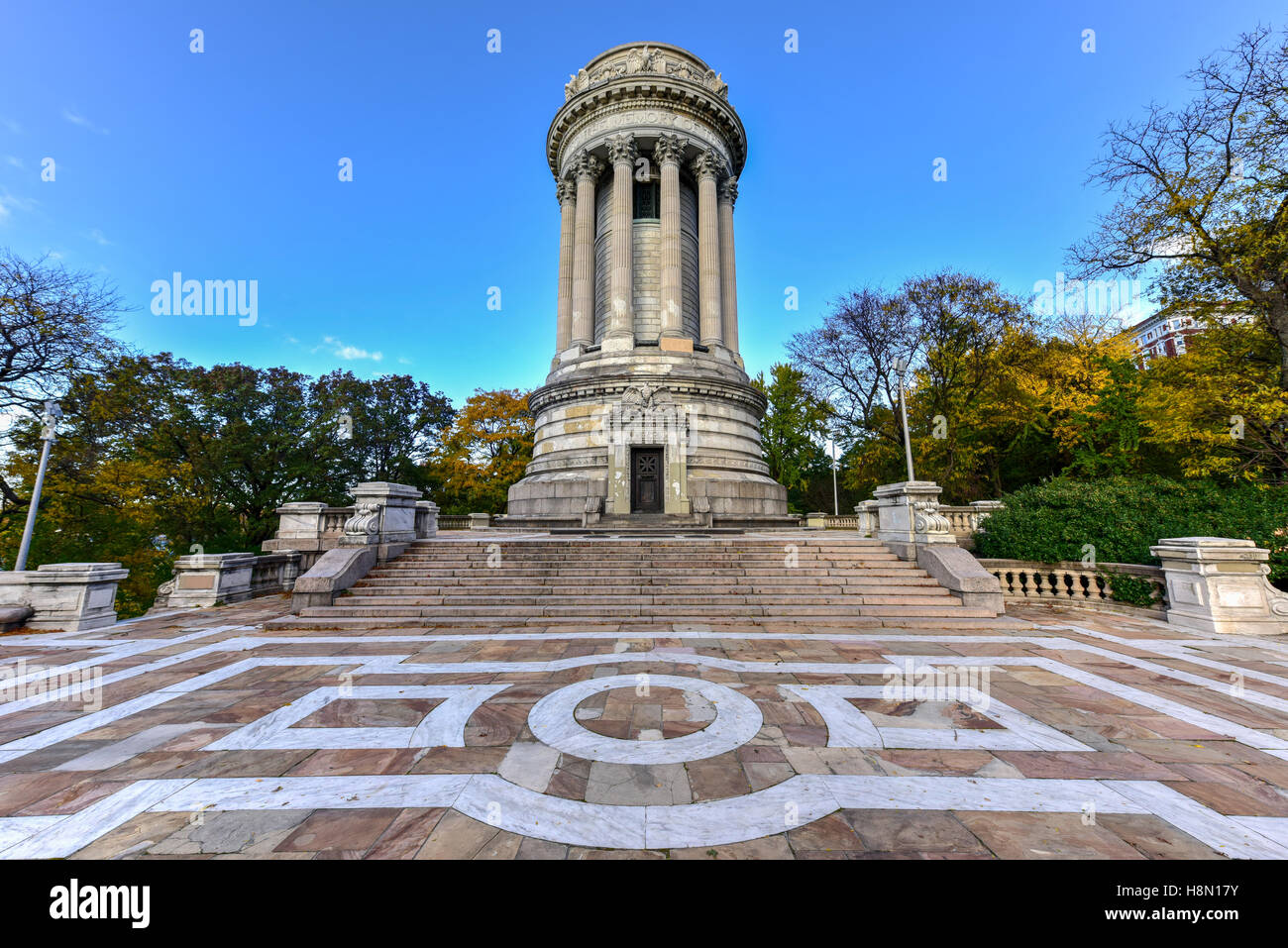 The Soldiers' and Sailors' Memorial Monument in Riverside Park in the ...