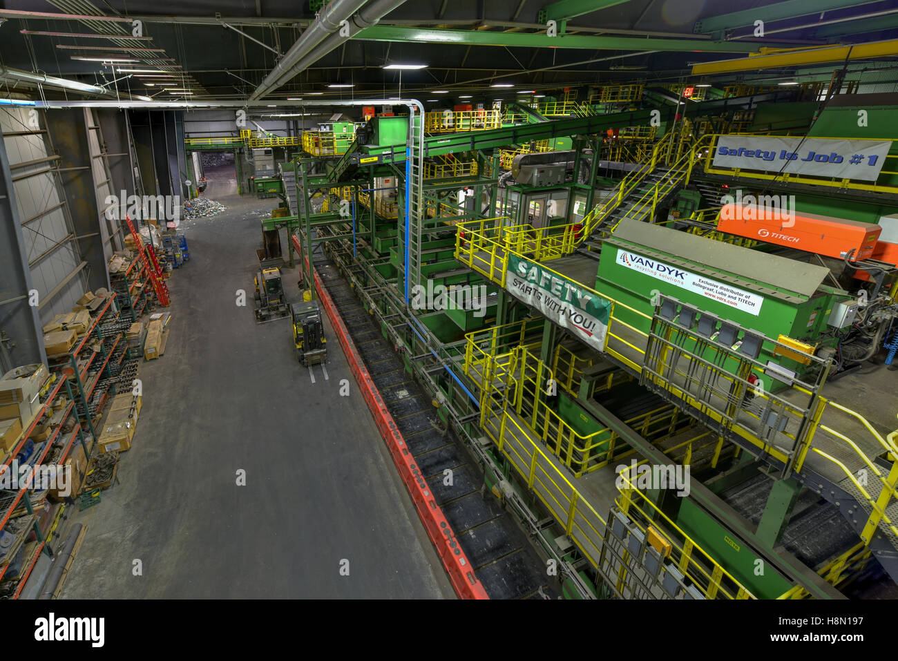 Brooklyn, New York - November 7, 2016: Sims Municipal Recycling Center ...