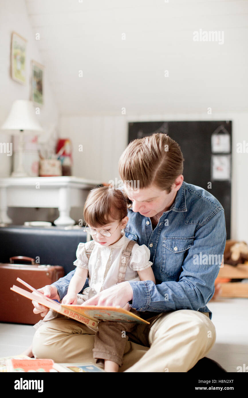 Kids picture book hi-res stock photography and images - Alamy