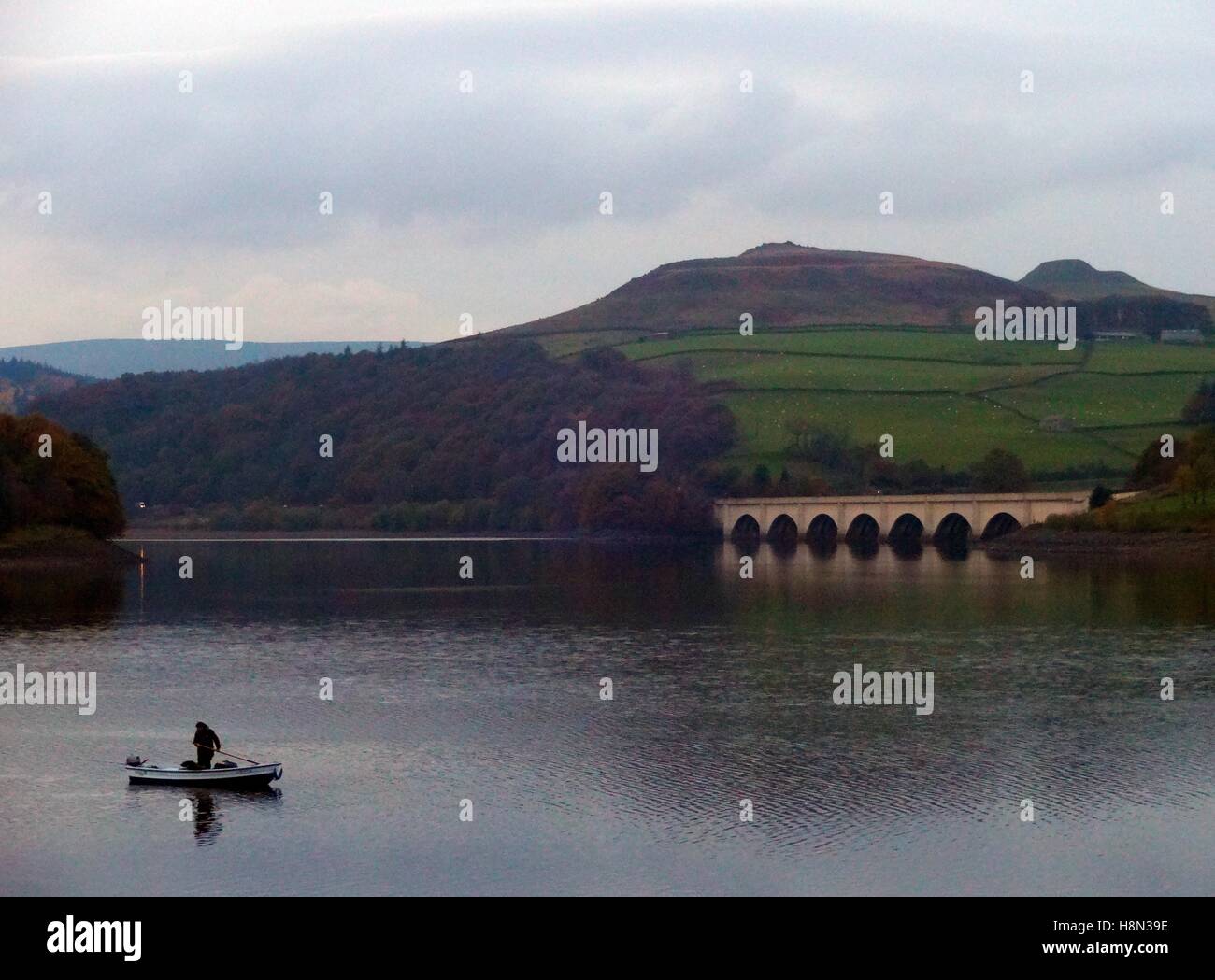 Ladybower Reservoir Derwent Valley Derbyshire Stock Photo - Alamy