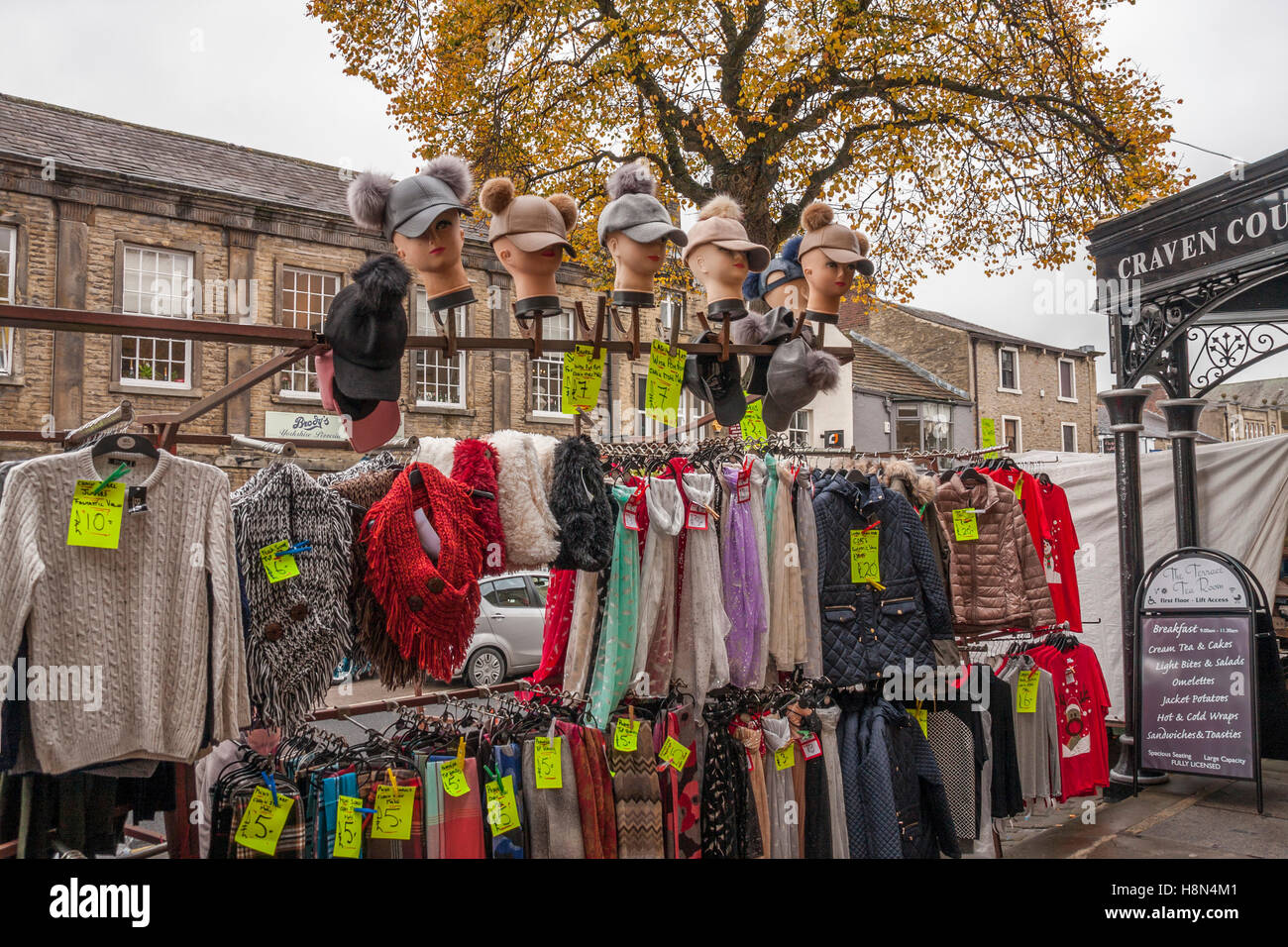Skipton market hi-res stock photography and images - Alamy