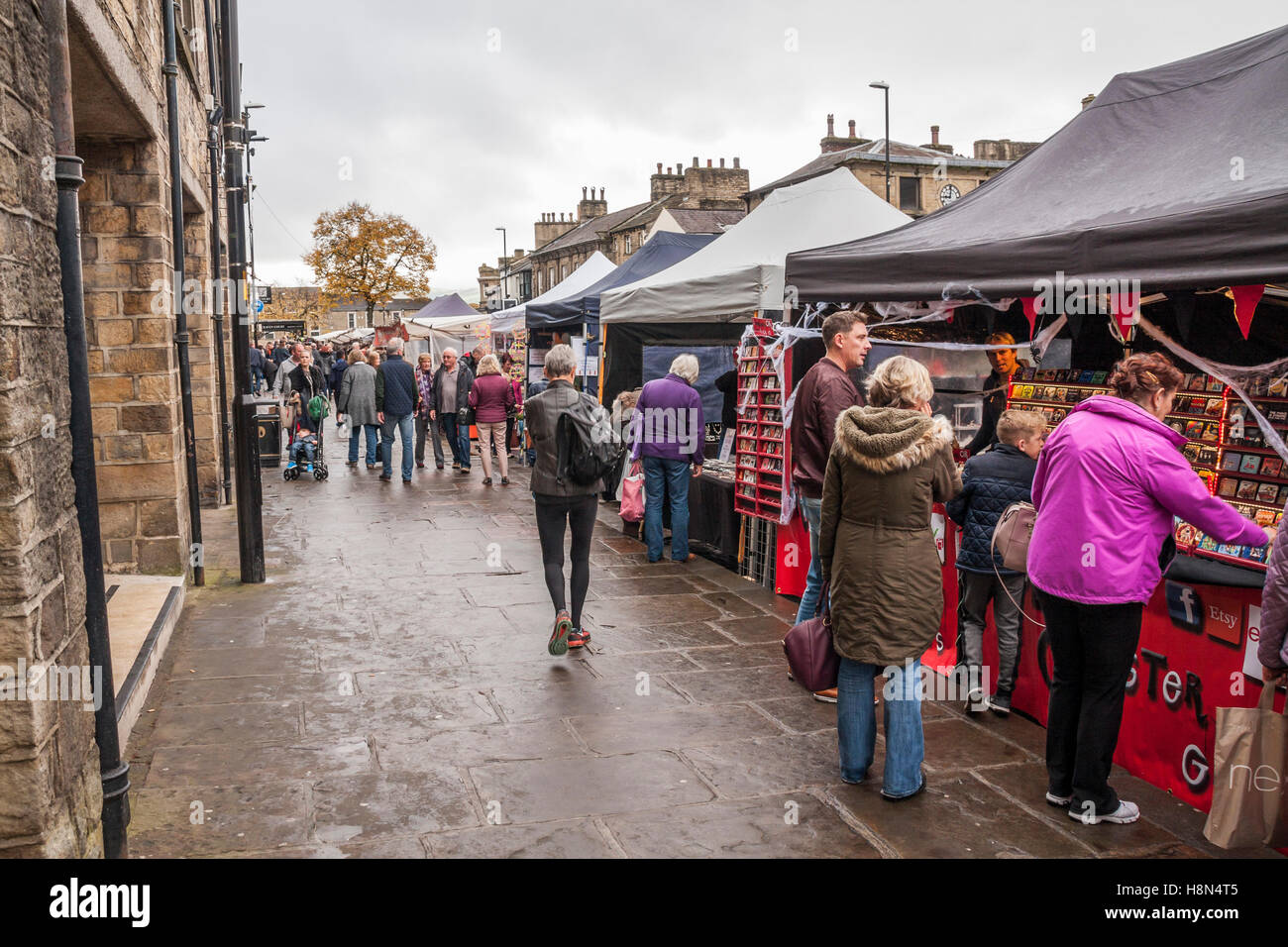 Market stall in skipton hi-res stock photography and images - Alamy