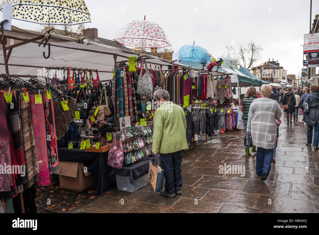 Market stall in skipton hi-res stock photography and images - Alamy