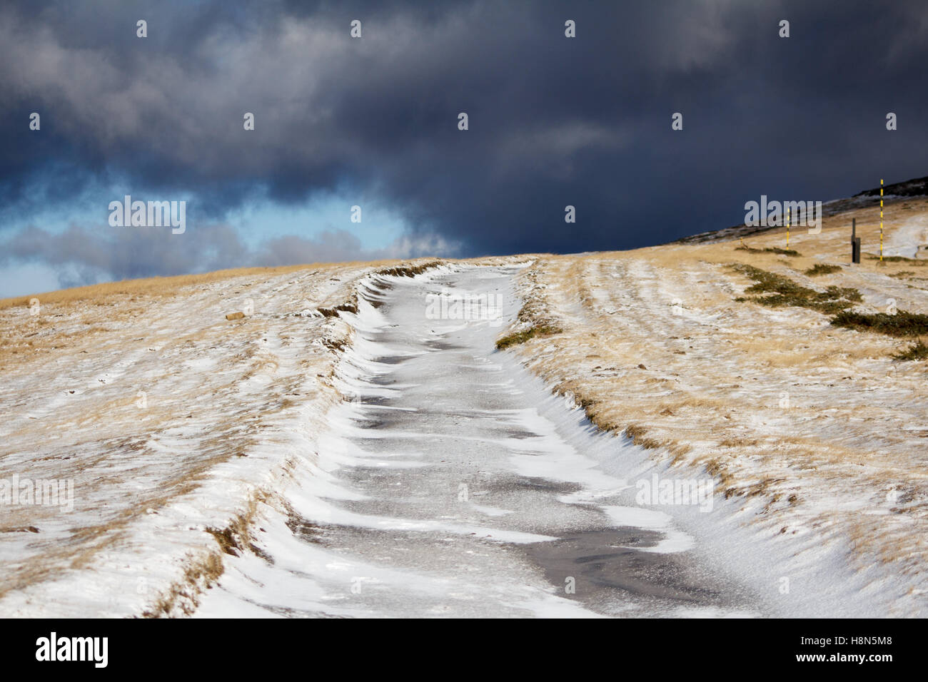 Unmaintained road sign hi-res stock photography and images - Alamy