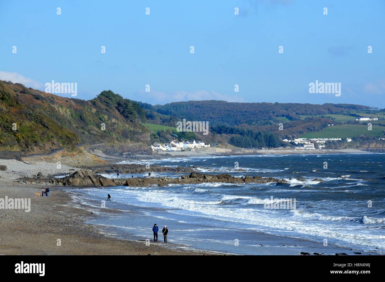 Wisemans Bridge beach towards Amroth Pembrokeshire Coast Path Stock ...