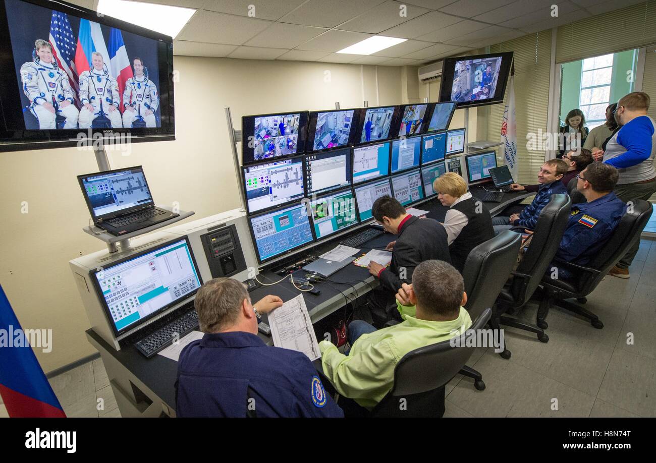 Ground control operators monitor NASA International Space Station ...