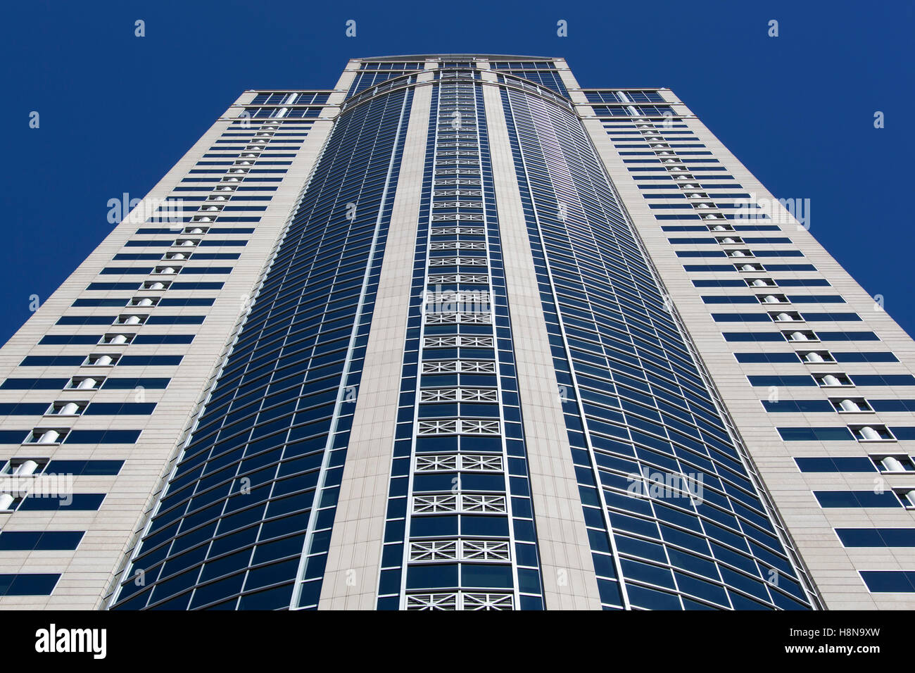 Tall modern building view in Seattle downtown (Washington Stock Photo ...
