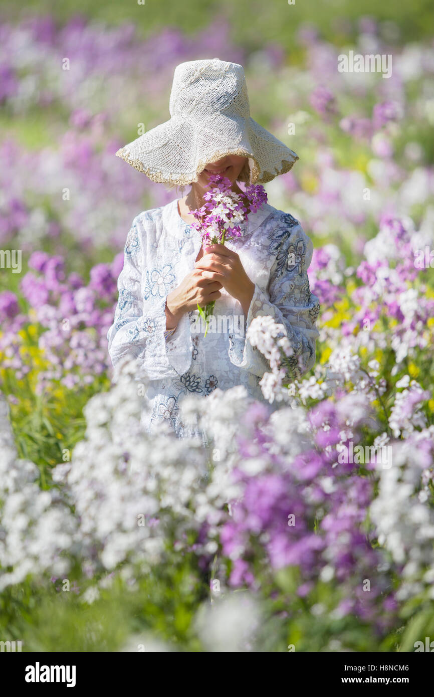 Happy young woman outside hi-res stock photography and images - Alamy