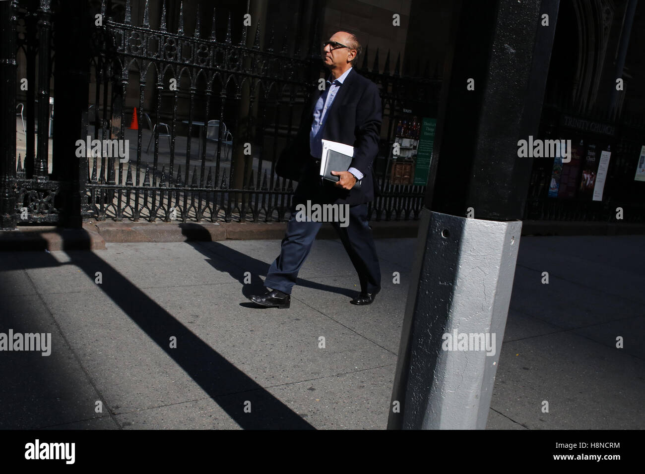 Workers in New York City, manhattan, USA Stock Photo - Alamy