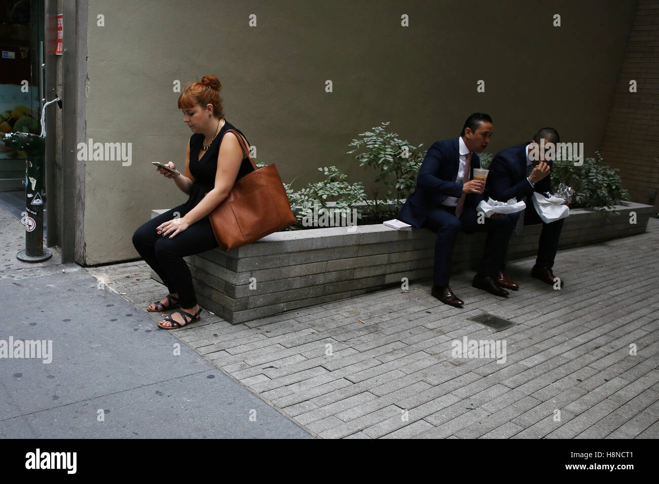Workers in New York City, manhattan, USA Stock Photo - Alamy