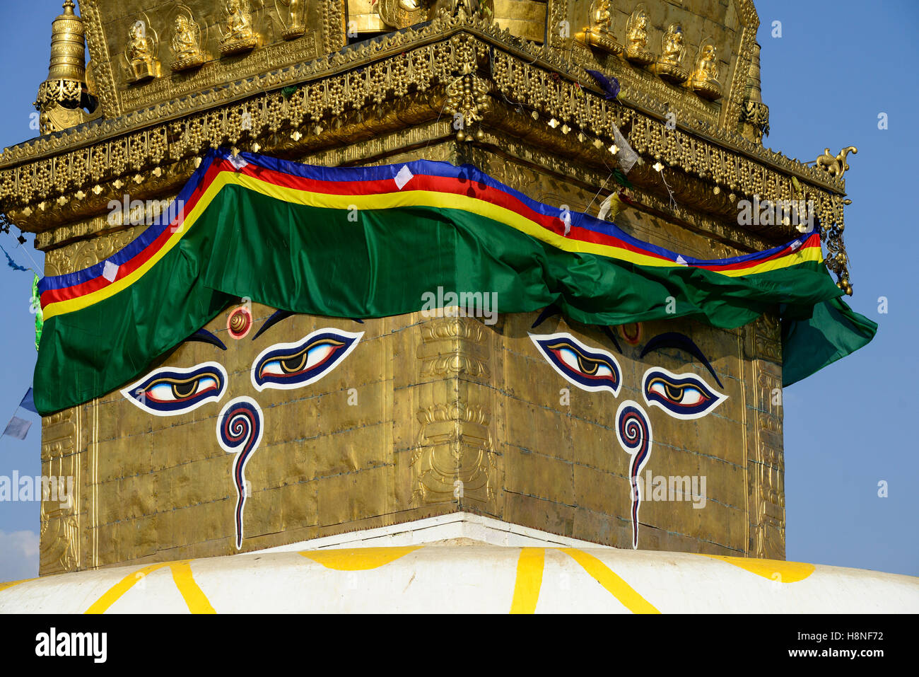 NEPAL Kathmandu, buddhist Swayambhu Stupa Stock Photo - Alamy
