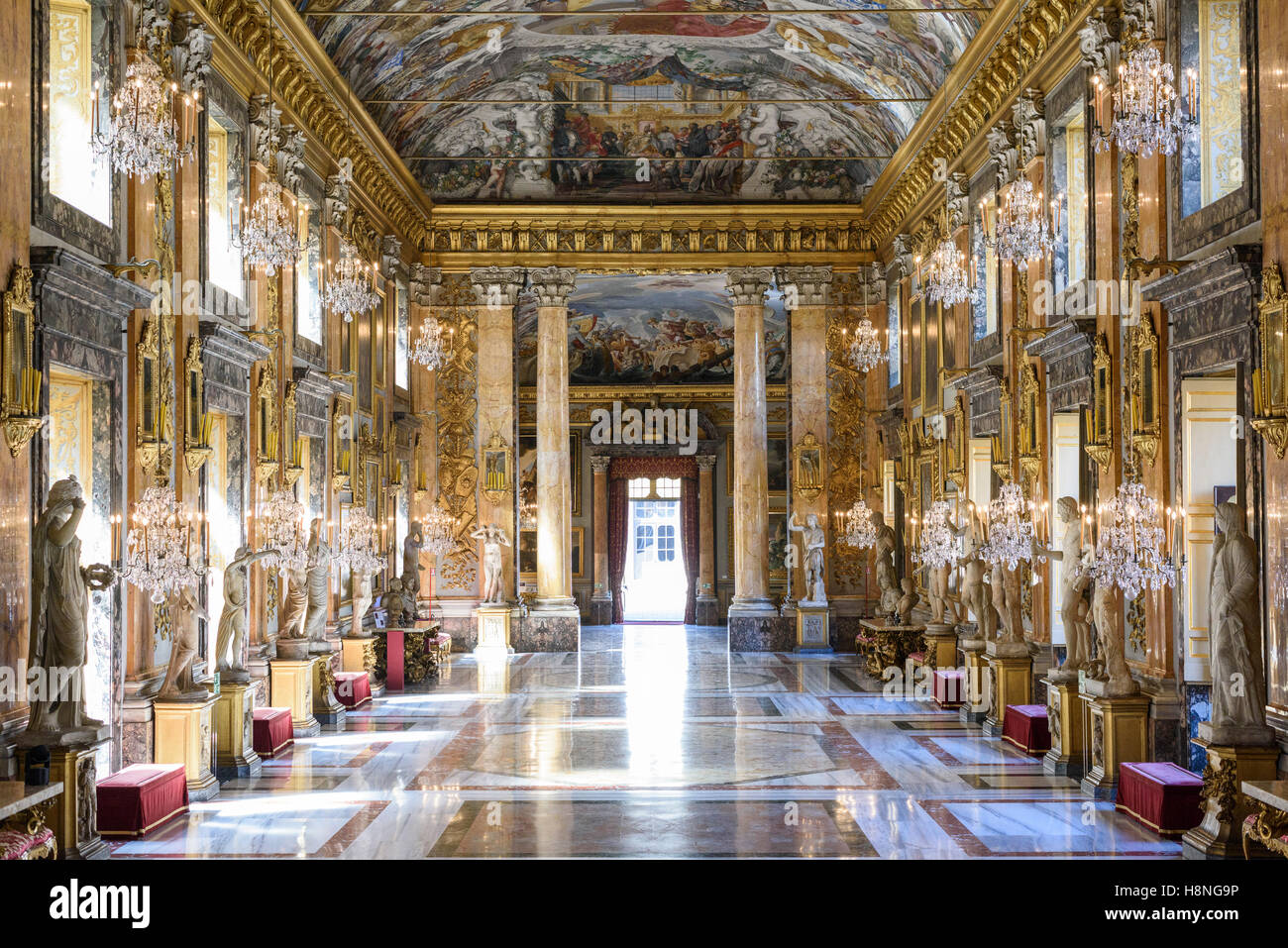 Colonna Gallery High Resolution Stock Photography and Images - Alamy