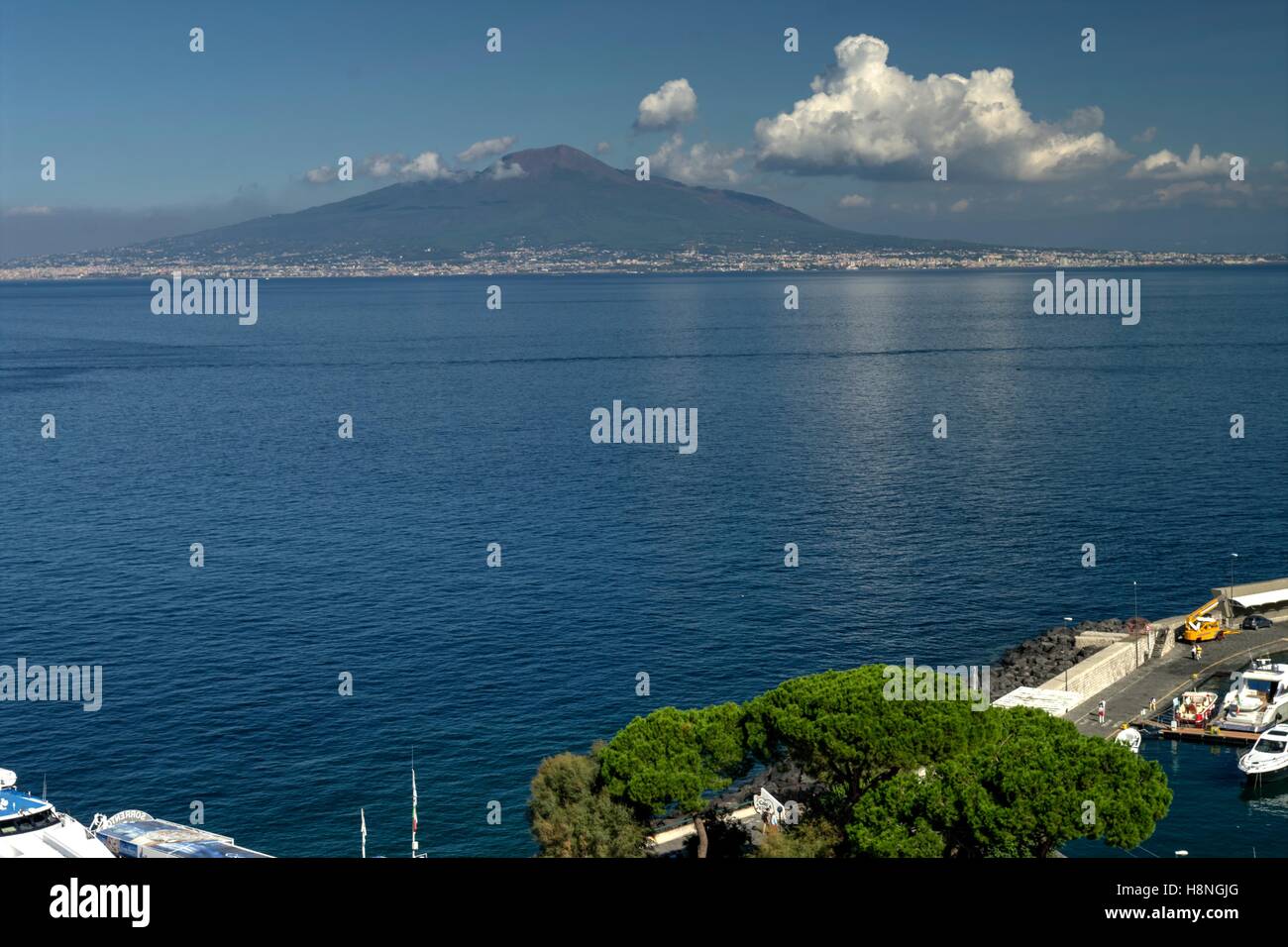 Mount Vesuvius viewed across Naples Bay from Sorrento Stock Photo - Alamy