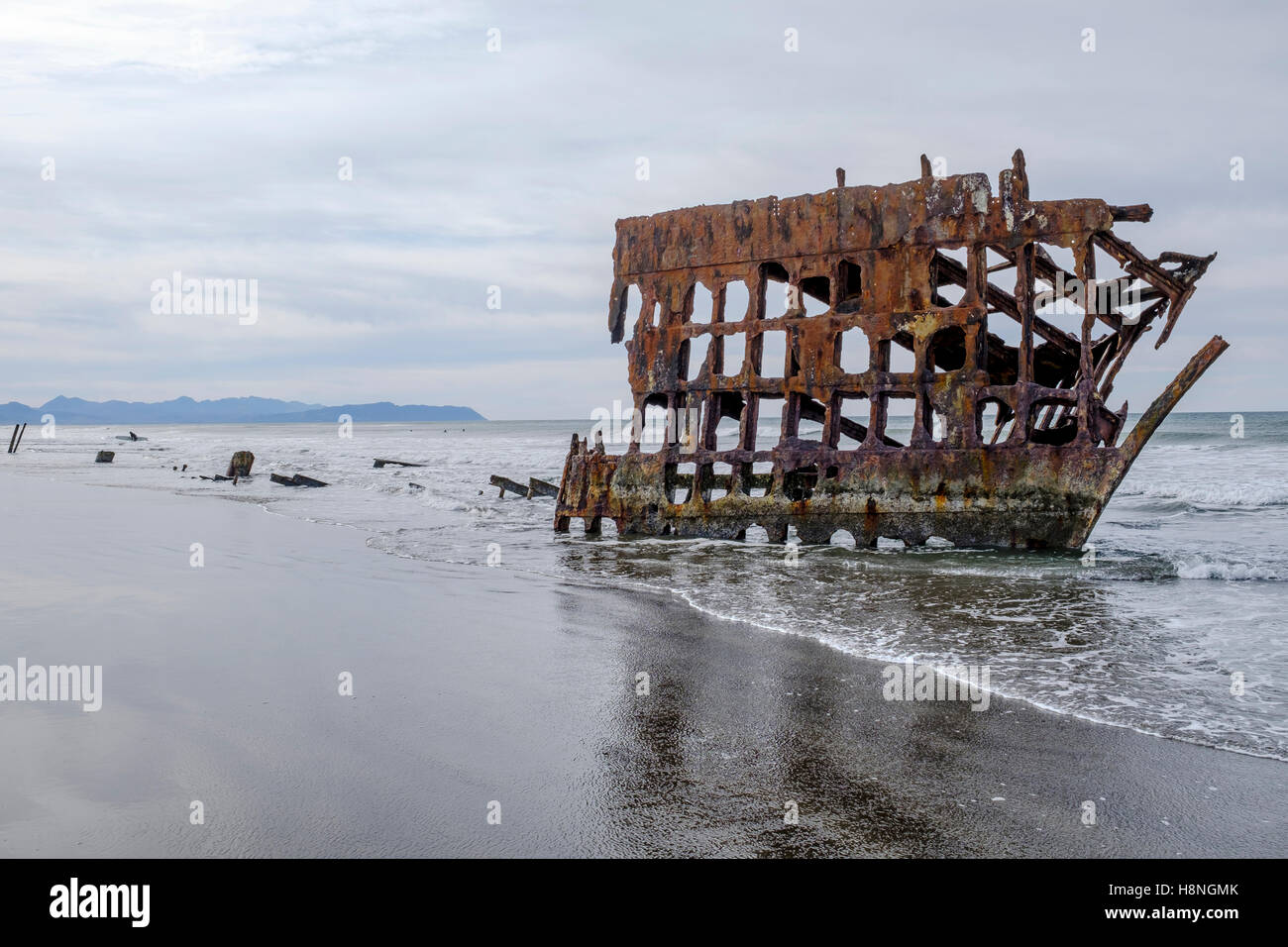 Astoria, Orgeon, USA. Wreck of the Peter Iredale, ship from Liverpool ...