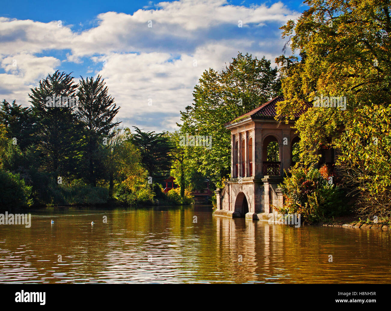 Grade 1 listed park birkenhead park hi-res stock photography and images ...