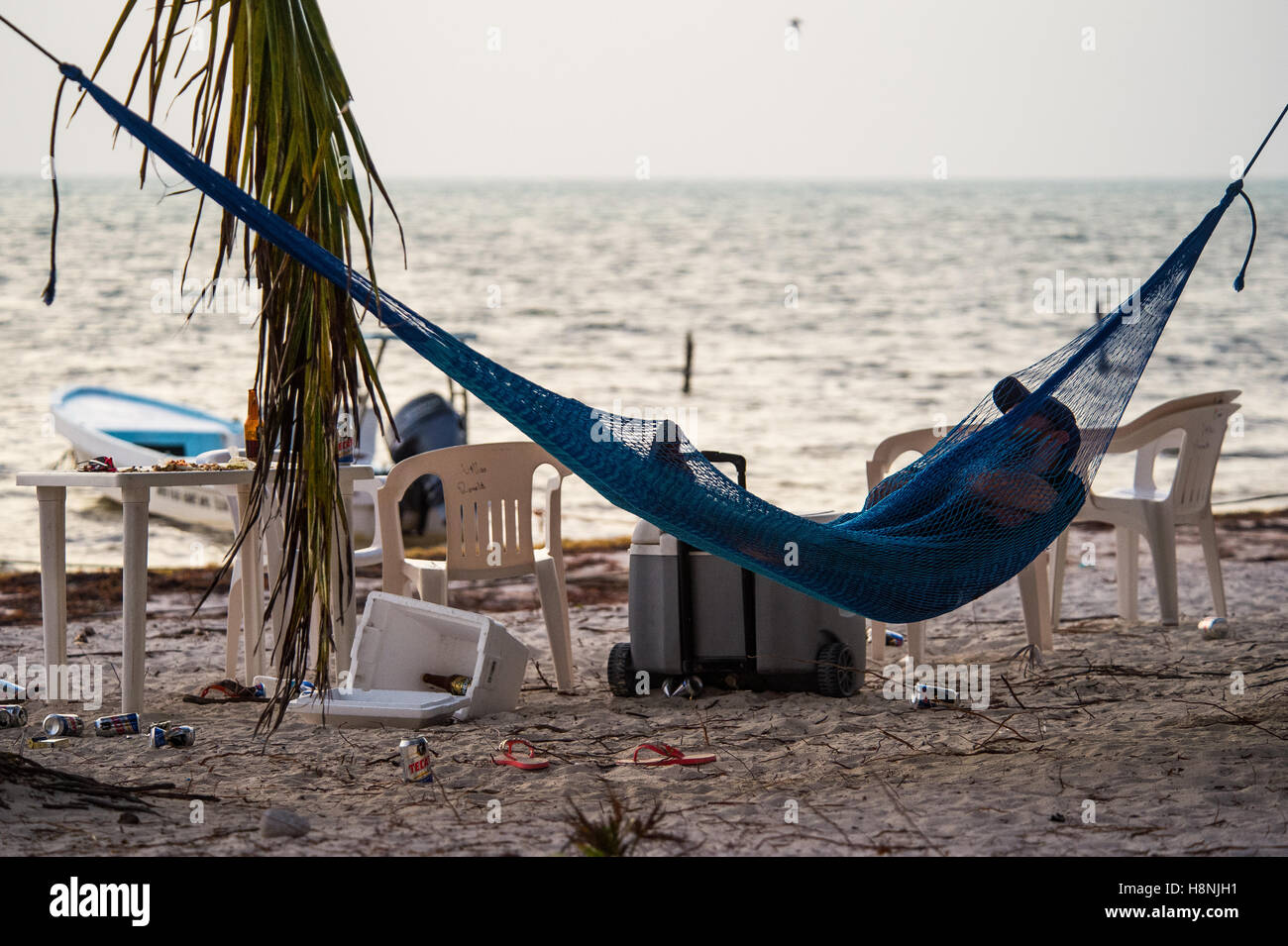 Party aftermath hi-res stock photography and images - Alamy
