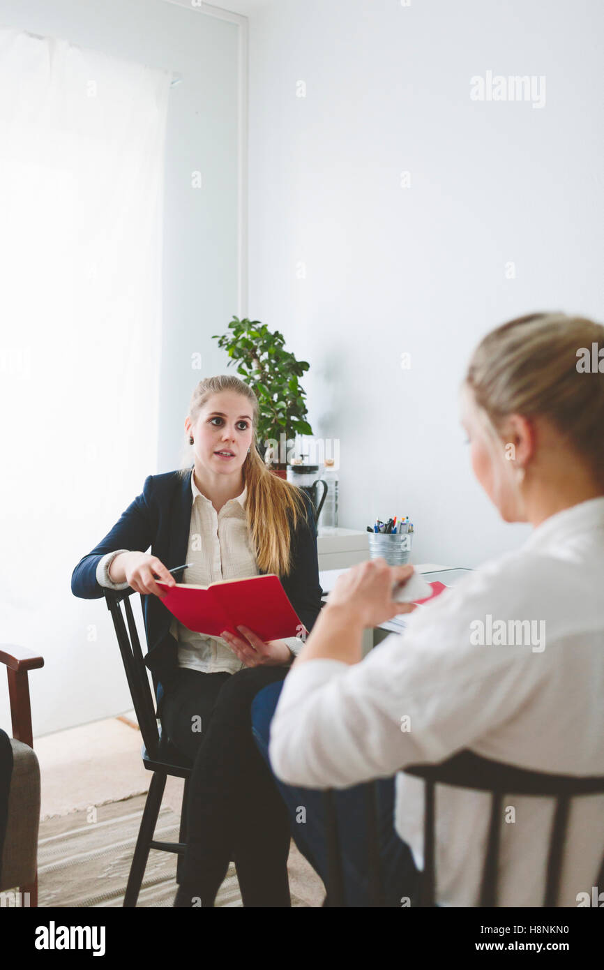 Talk talk business feature hi-res stock photography and images - Alamy