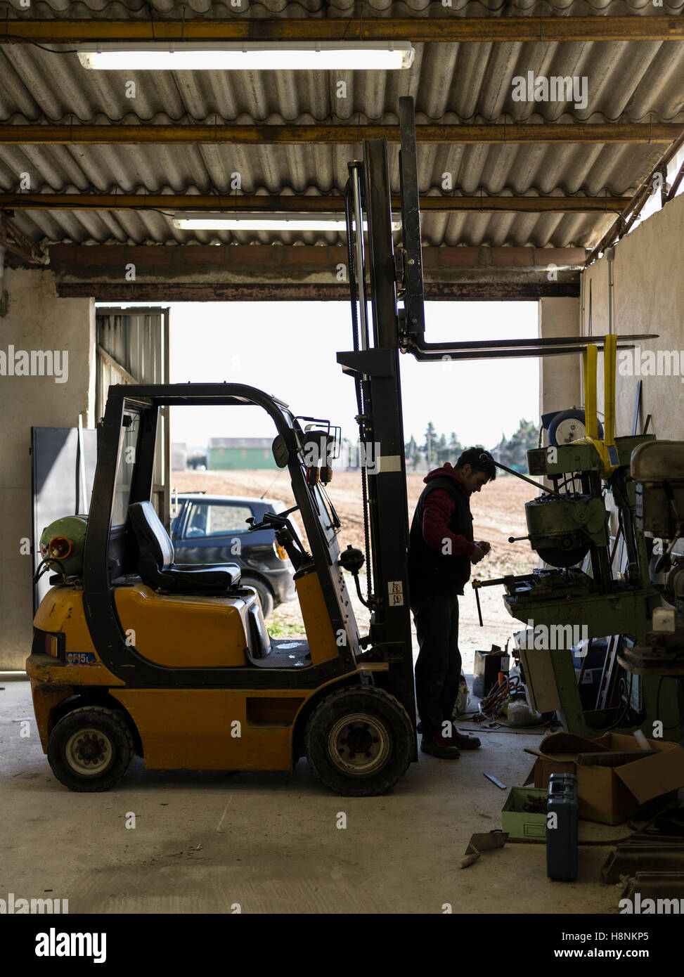 1 one man working or at work hi-res stock photography and images - Alamy