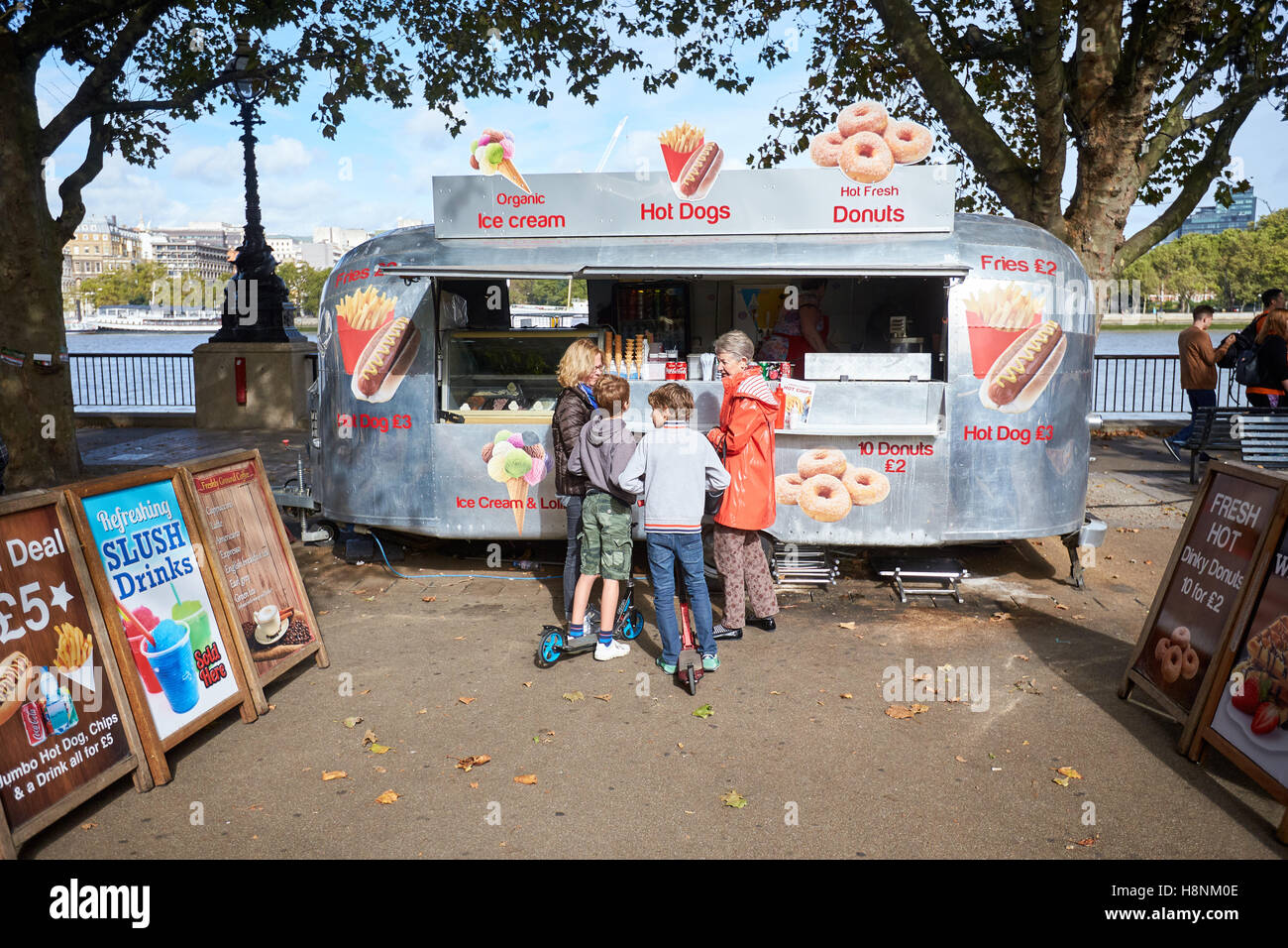 A pop up van selling food on London's South Bank Stock Photo - Alamy