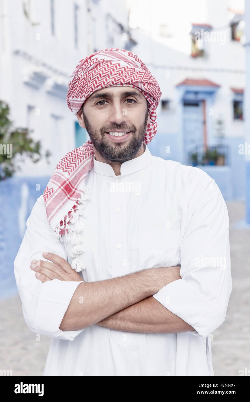 young arabic man Stock Photo - Alamy