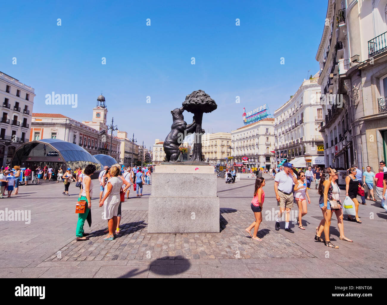 Spain, Madrid, Puerta del Sol, View of the Bear and the Madrono Tree ...