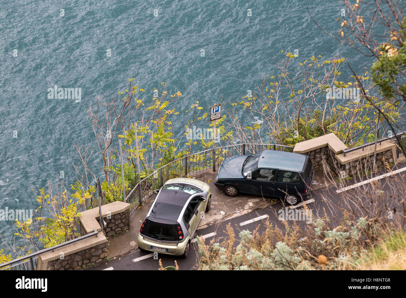 View along side road hi-res stock photography and images - Alamy